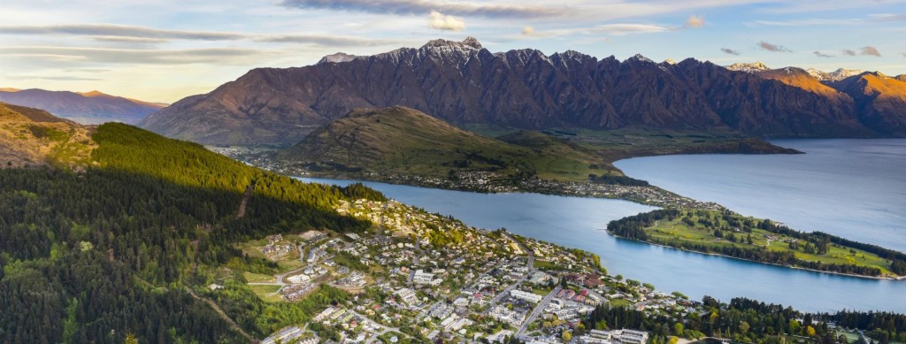 Queenstown_Banner